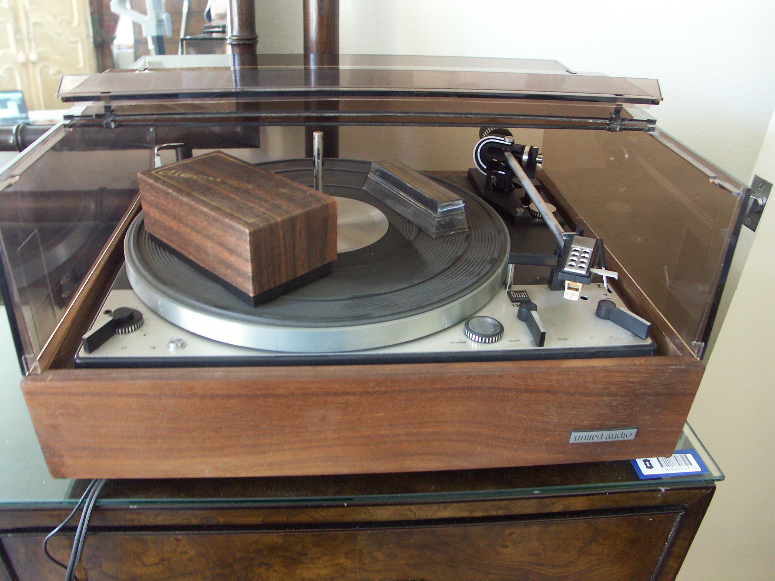 Audiophile Vintage United Audio Turntable & Tannoy Speakers | EBTH