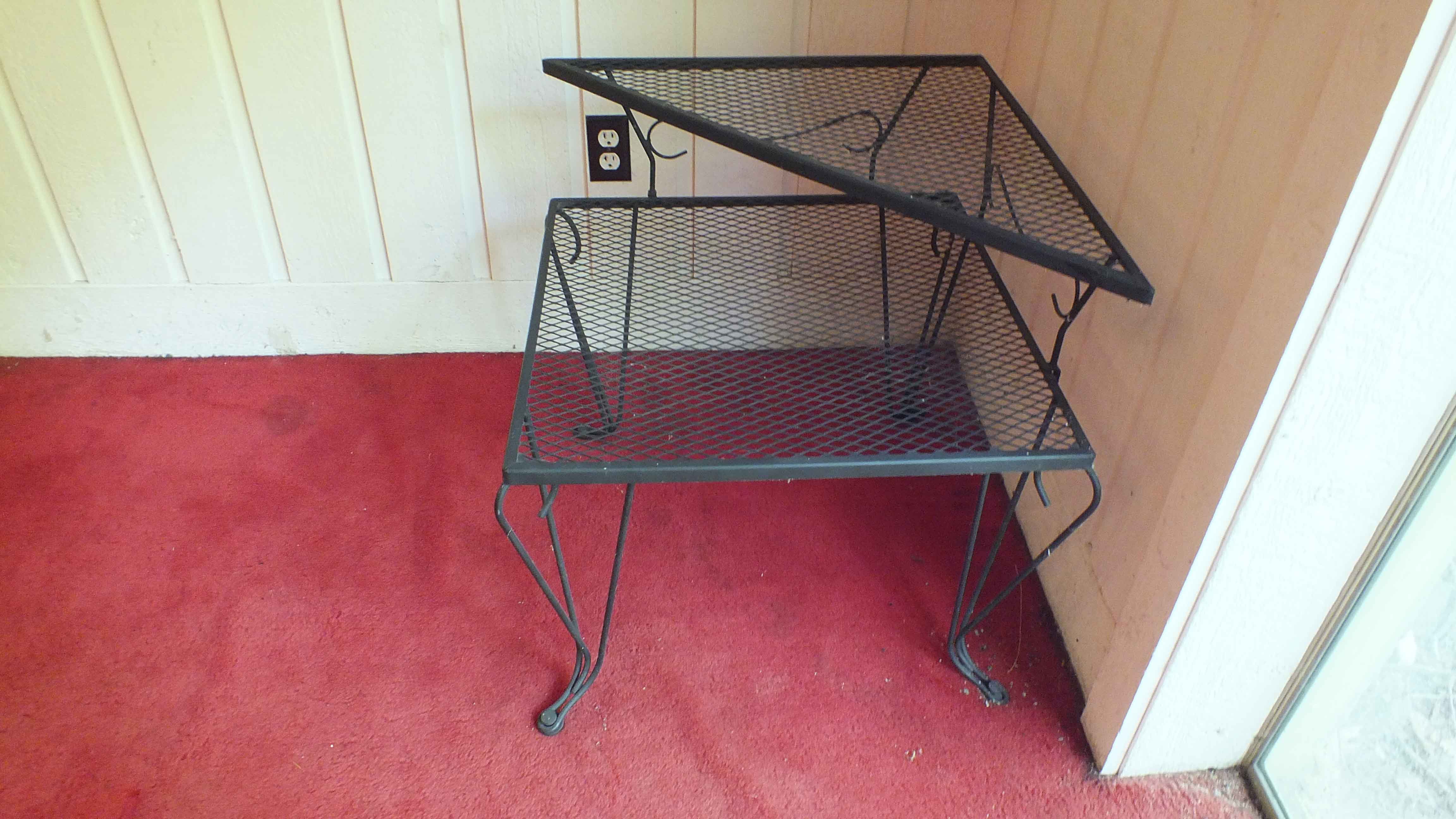 Black Wrought Iron Corner Table | EBTH