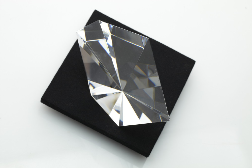 Christopher Ries Optical Crystal Sculpture | EBTH