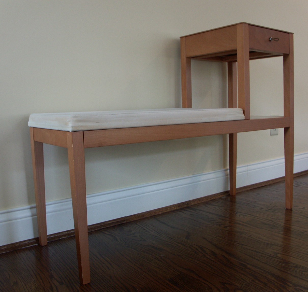 Calligaris Modern Telephone Stand/Bench | EBTH