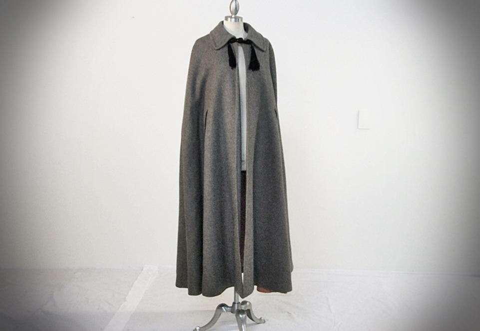 Vintage Charcoal Grey Wool Cape | EBTH
