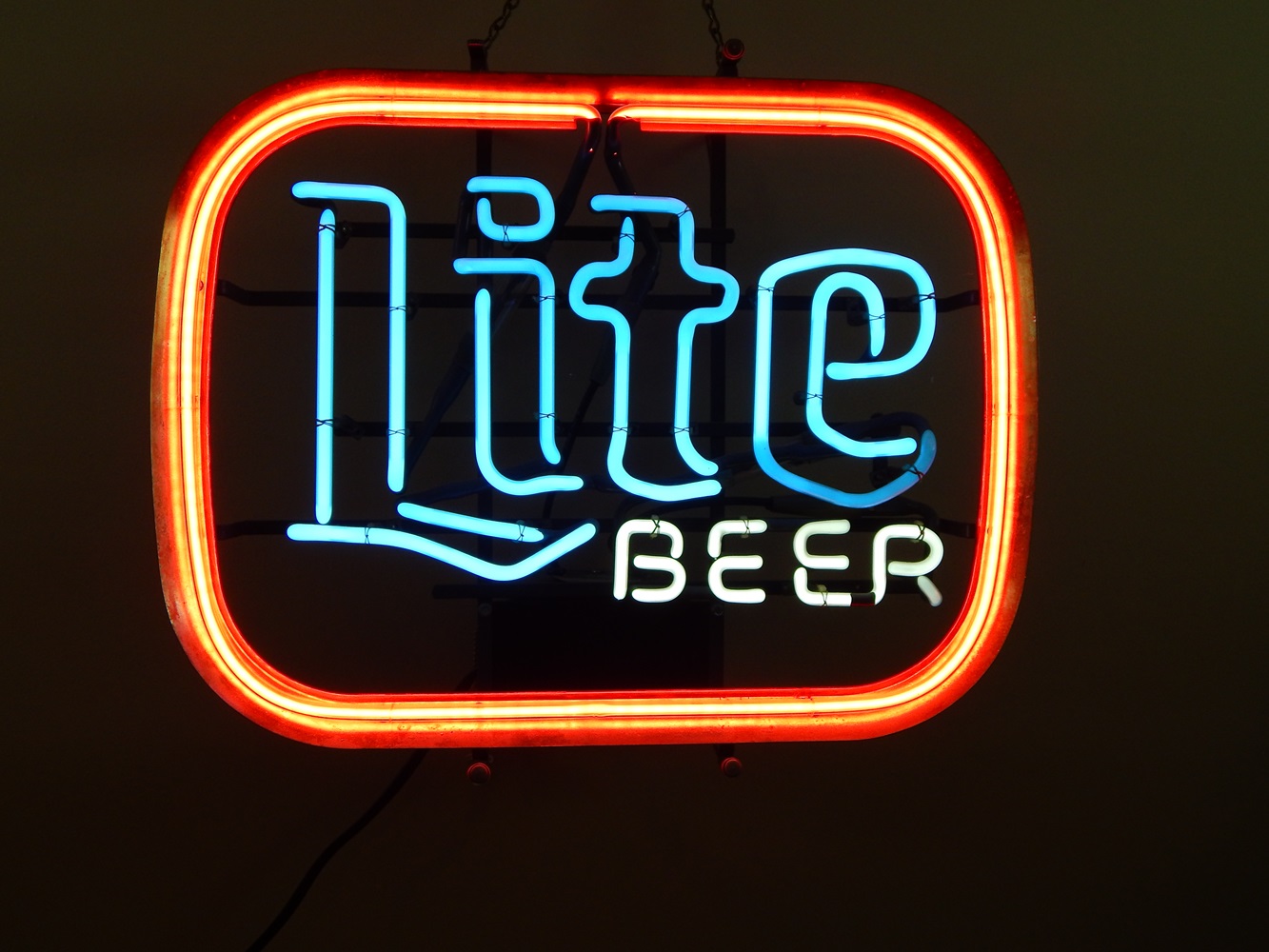 Lite Beer Neon Sign | EBTH