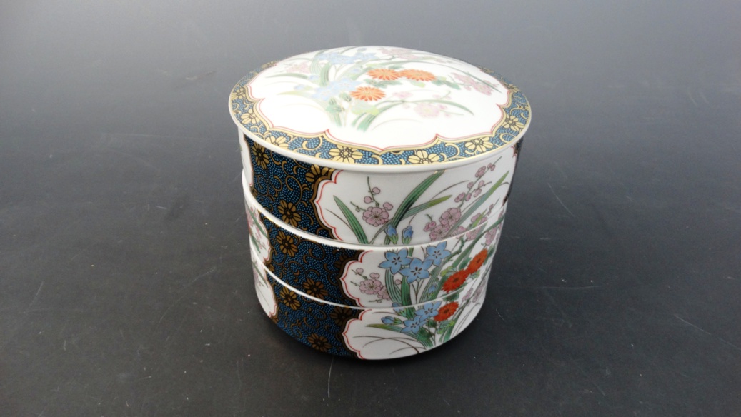 Chinese Porcelain Stacking Food Box | EBTH