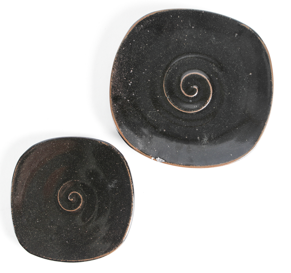 Clary Illian Artisan Pottery Plate Sets | EBTH