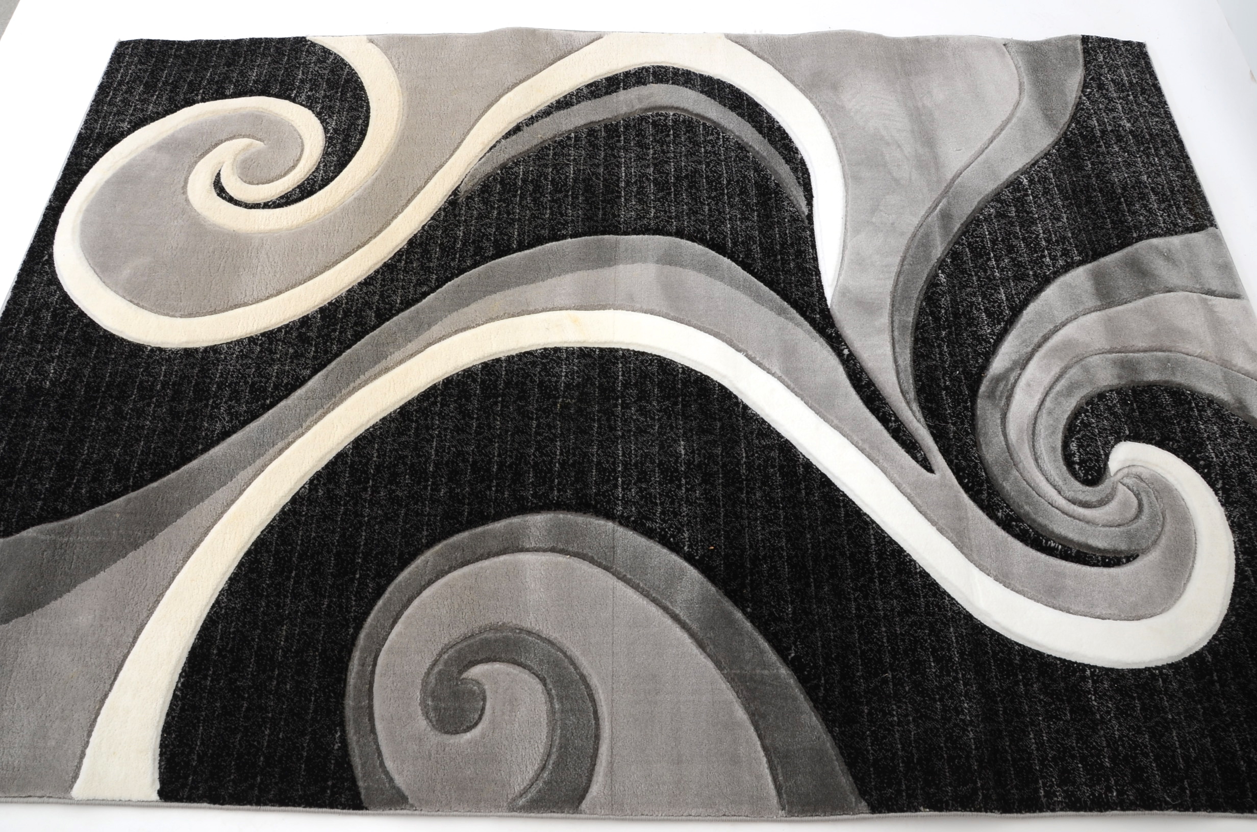 Premium Hand Carved Rug | EBTH