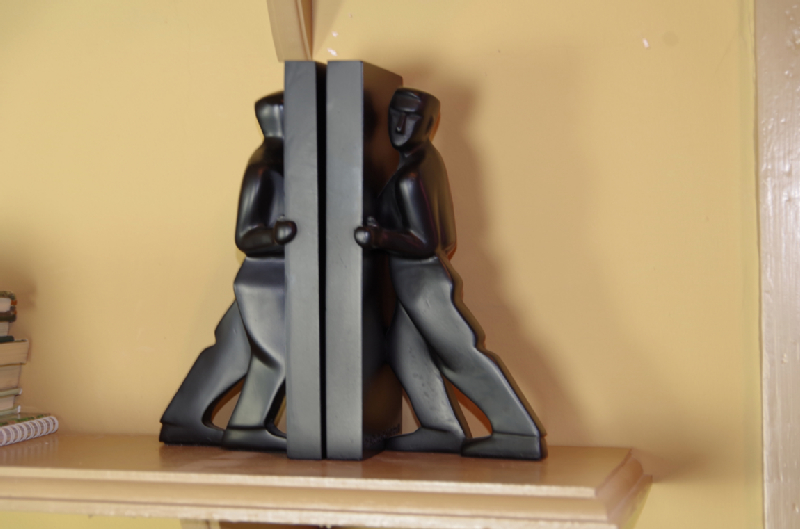 "Pushing Men" Bookends by Chris Collicott | EBTH
