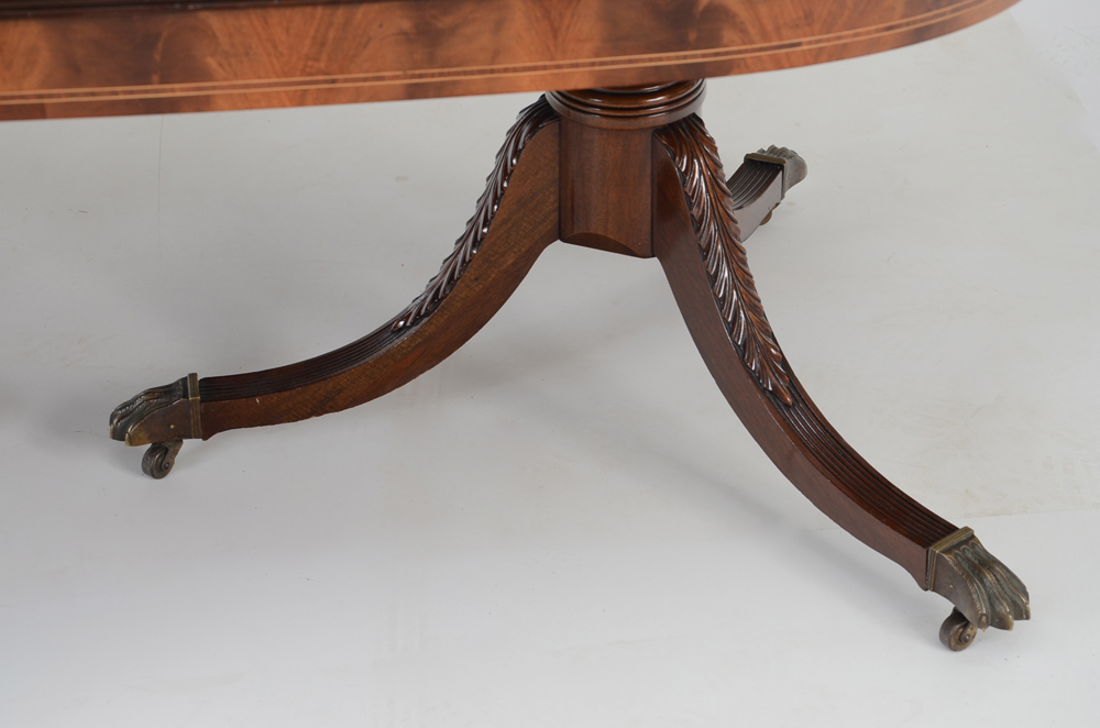 Mahogany Inlaid Federal Style Dining Table | EBTH