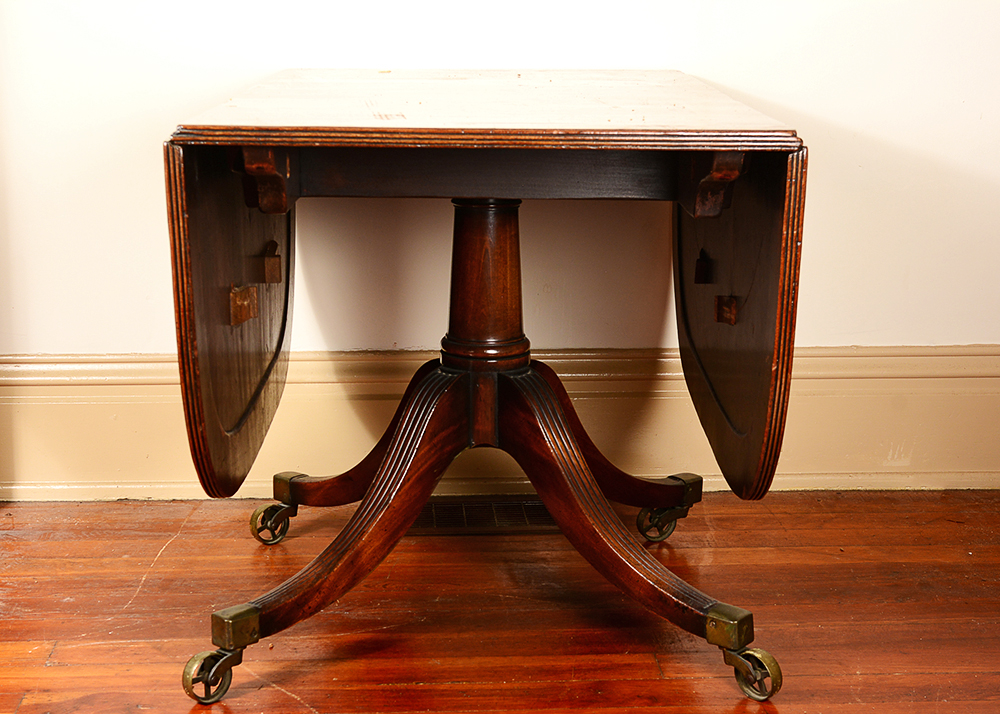 Antique Sheraton Style Mahogany Drop Leaf Dining Table | EBTH