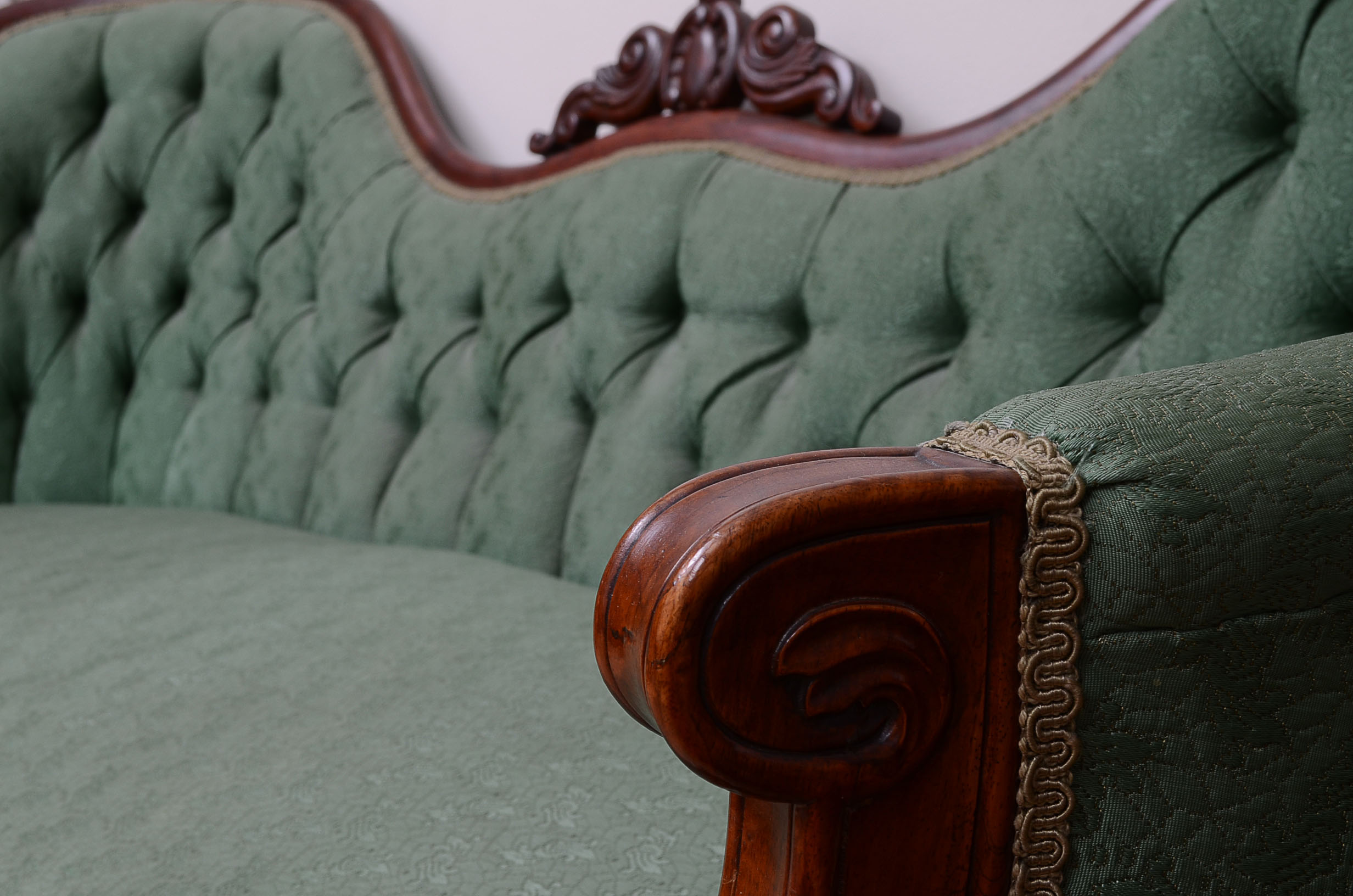 Victorian Rococo Revival Sofa | EBTH