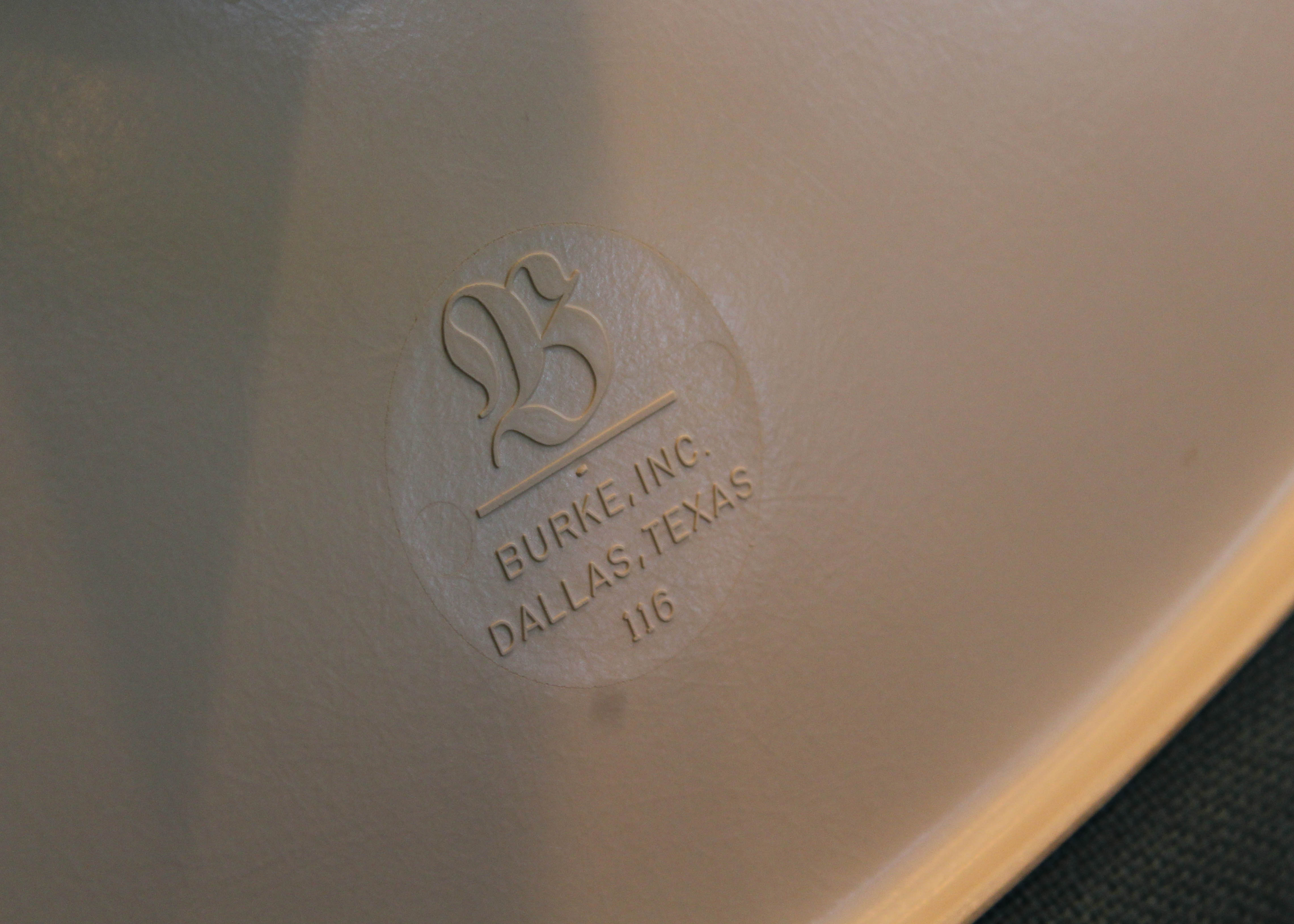 Mid-Century Modern Burke Dining Table with Tulip Chairs | EBTH