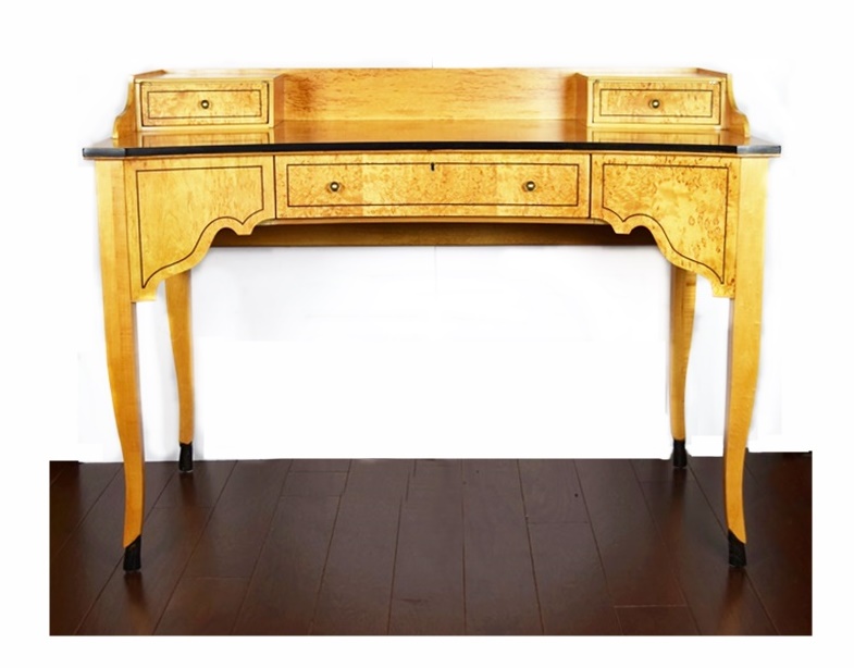 Henredon Writing Desk in Curly Maple | EBTH