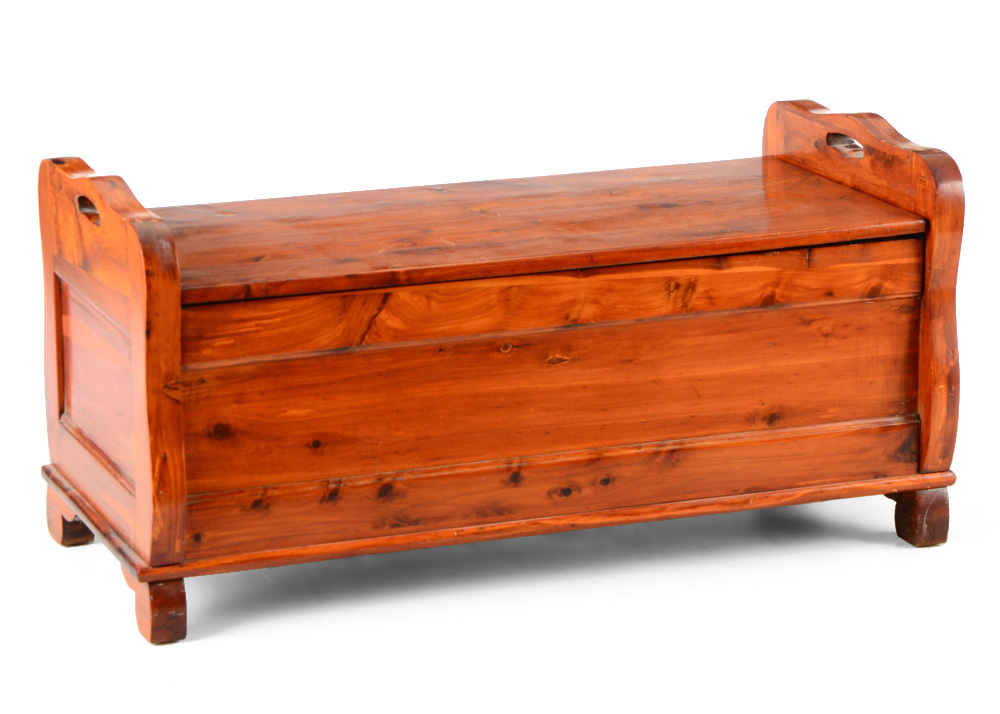 Artisan-Made Cedar Bench Chest | EBTH