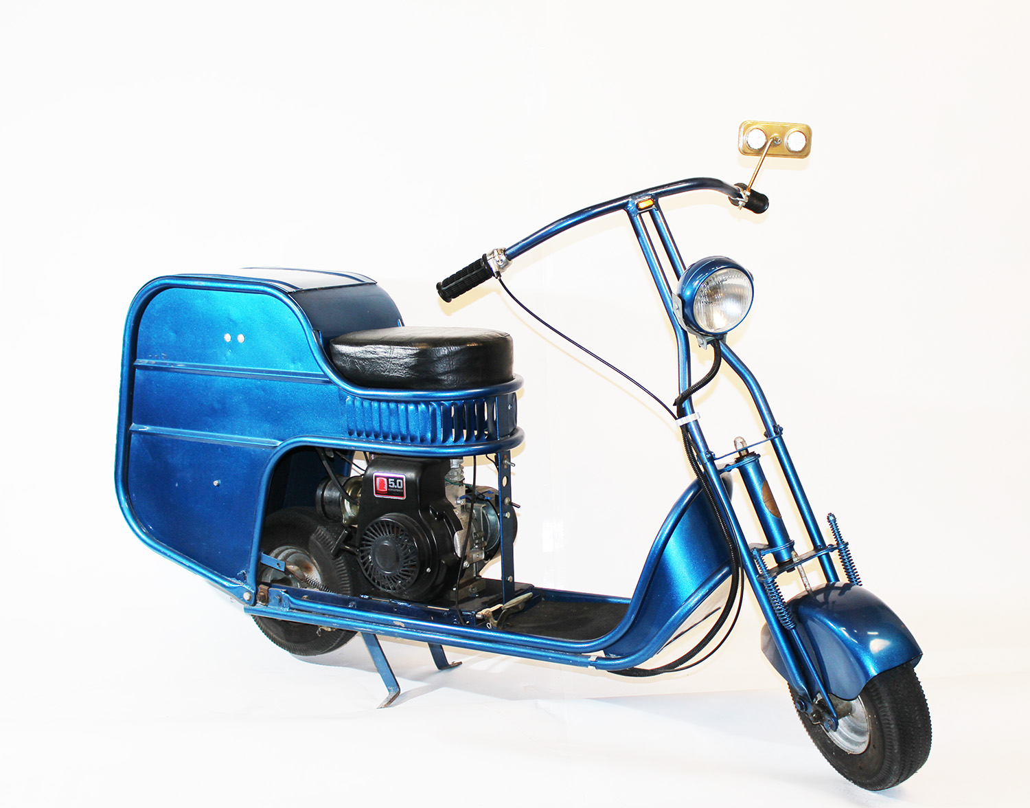 Vintage 1946 Moto-Scoot Gas Powered Scooter | EBTH