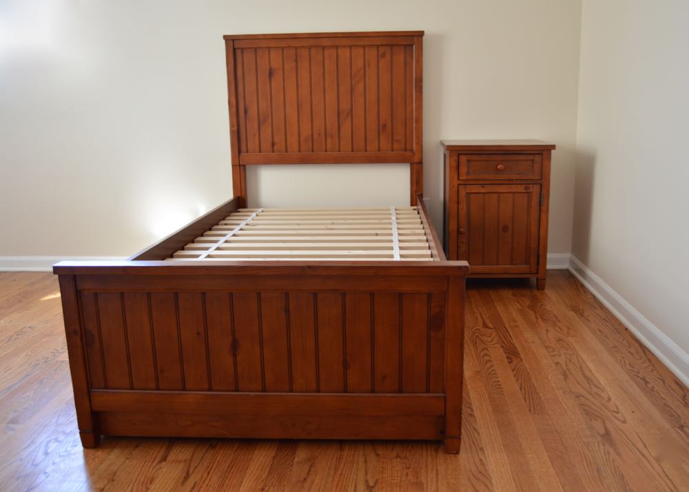 Pottery barn beadboard bed store