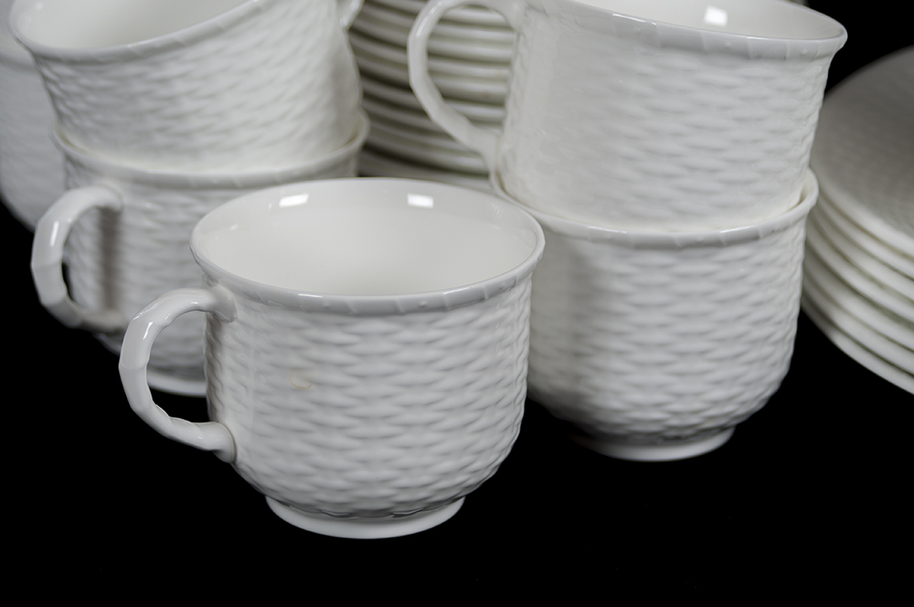 Wedgwood "Nantucket" Bone China Dinnerware | EBTH
