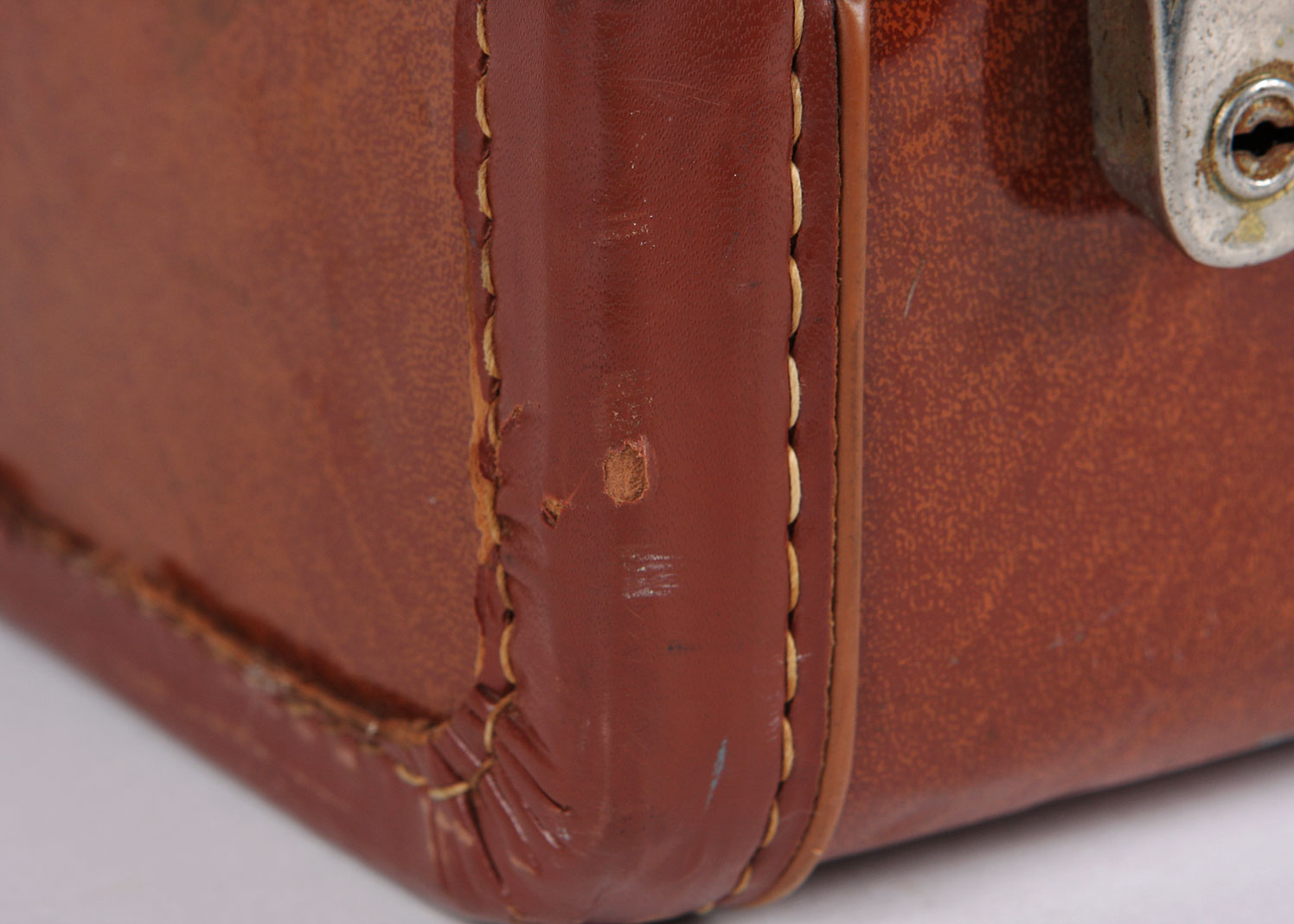 Vintage Travel Case | EBTH