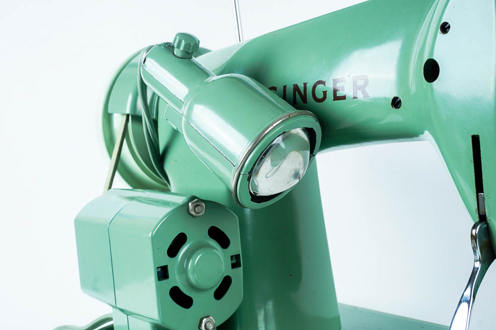 Vintage Singer RF J8-8 Electric Portable Sewing Machine | EBTH