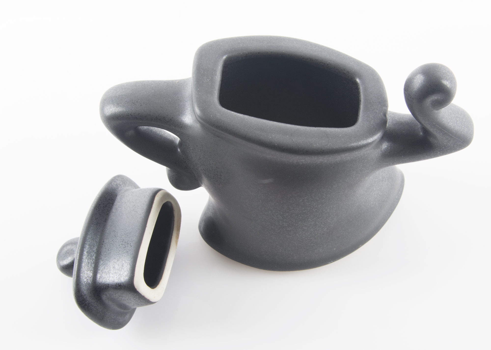 Michael Lambert Pottery Strutting Creamer and Sugar | EBTH