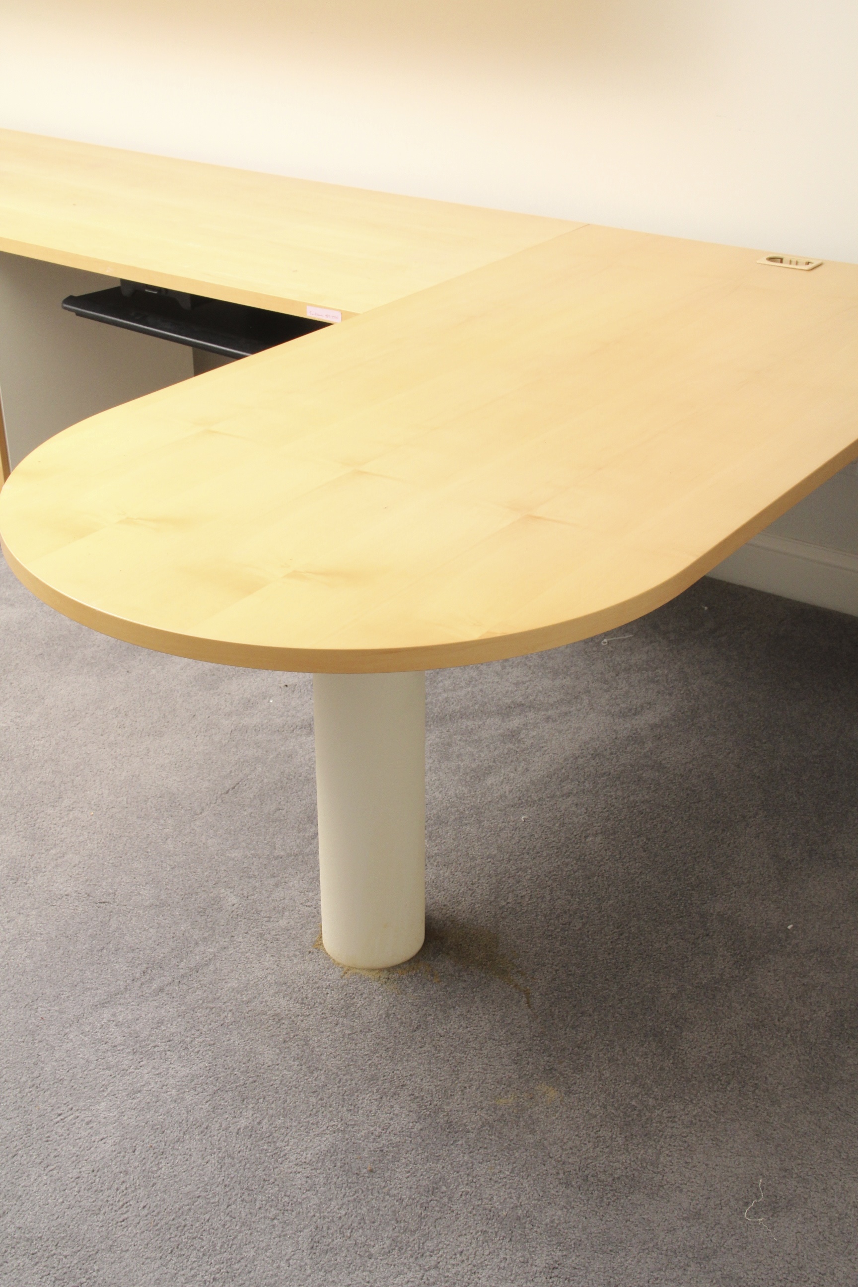 Techline L-Shaped Office Desk | EBTH