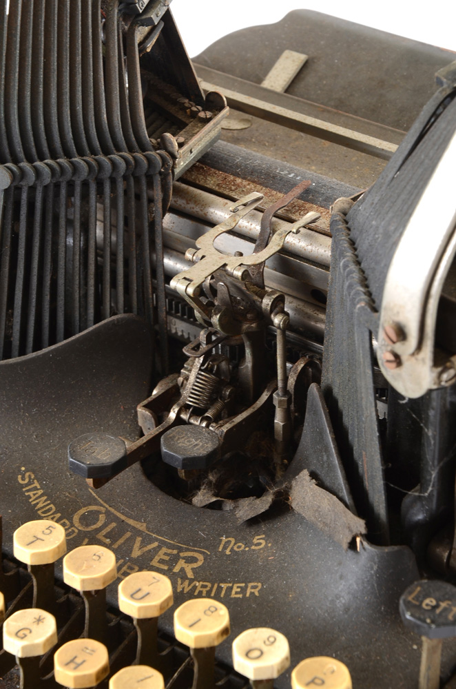 Oliver No. 5 Typewriter | EBTH