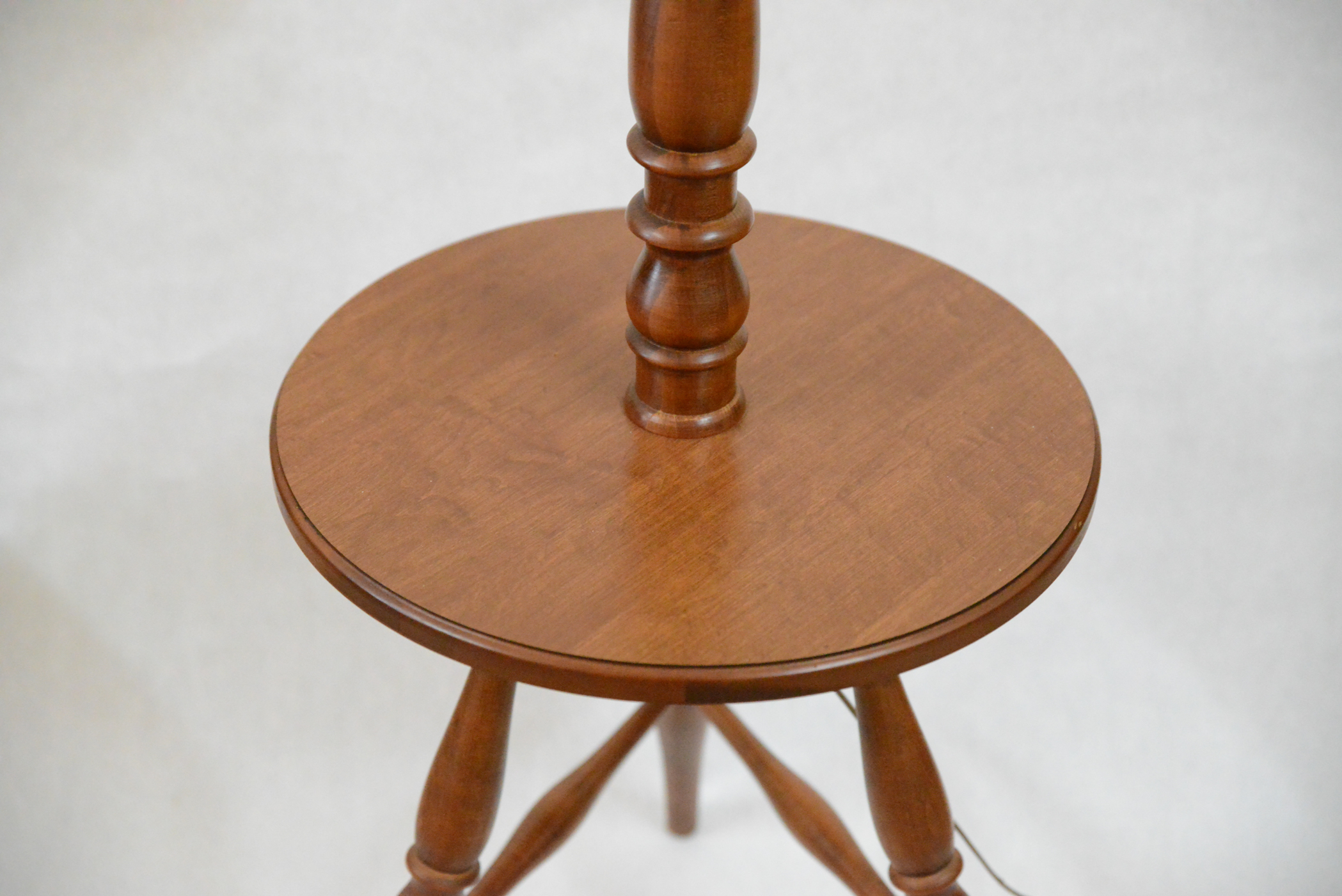 Vintage Tell City "Andover" Rock Maple Table with Lamp | EBTH