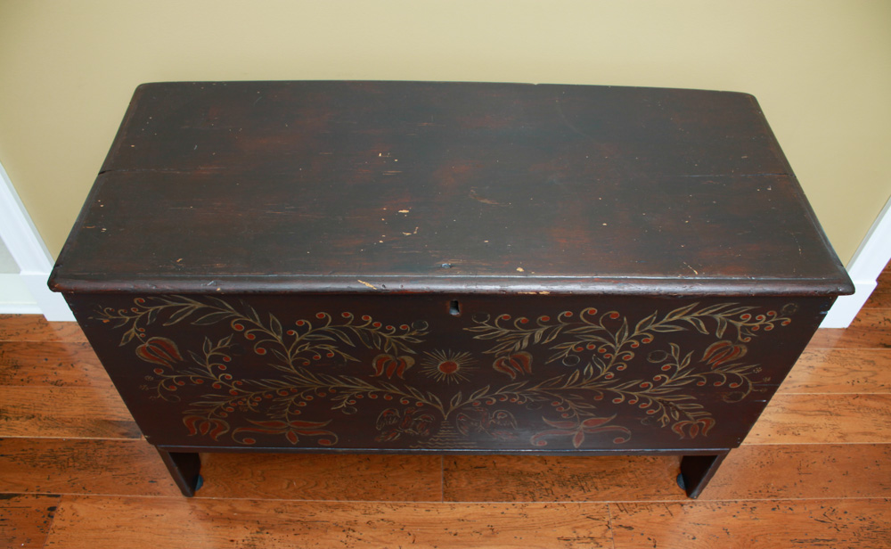 Shaker Style Antique Dower Chest | EBTH