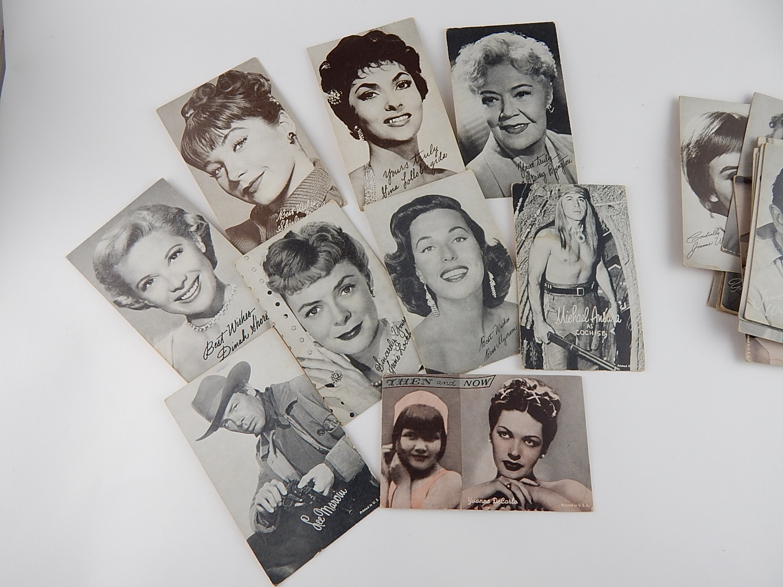 32 Celebrity Exhibit Cards | EBTH