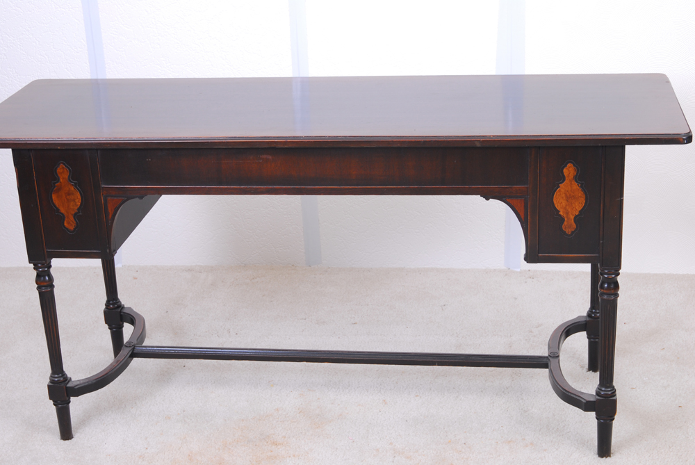 Sheraton Style Oak Desk With Burled Walnut Inlays | EBTH