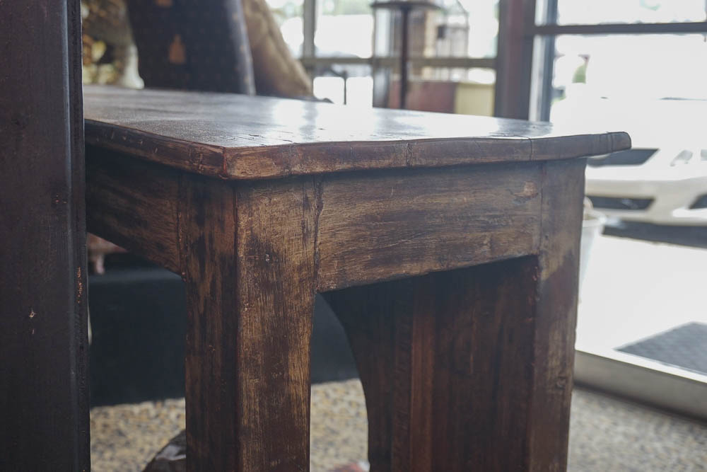 Carved Mantel Style Console Table | EBTH