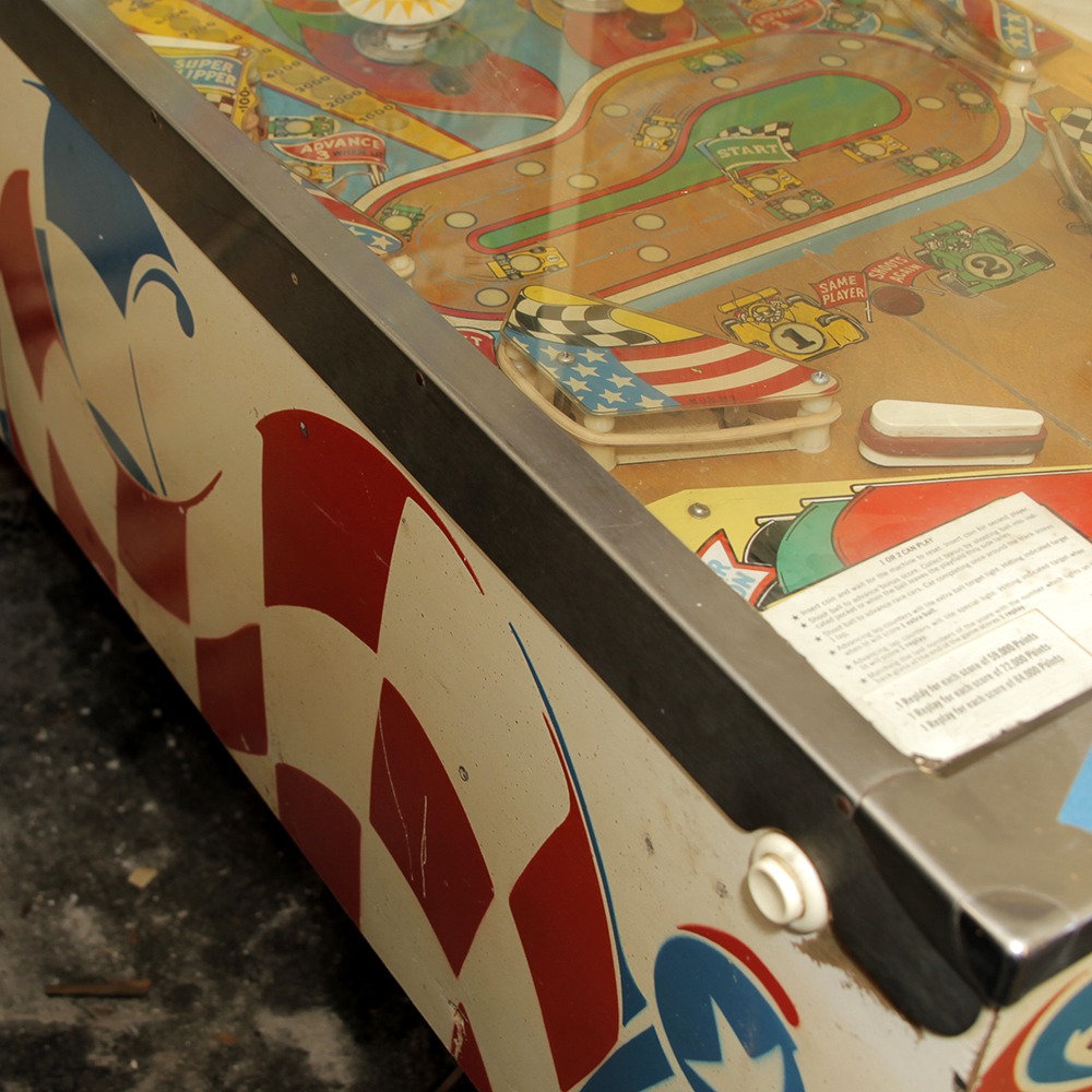 Vintage "Twin Win" Pinball Machine by Bally | EBTH