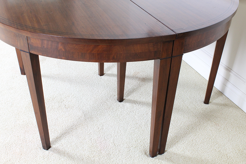 Federal Style Mahogany Dining Table | EBTH
