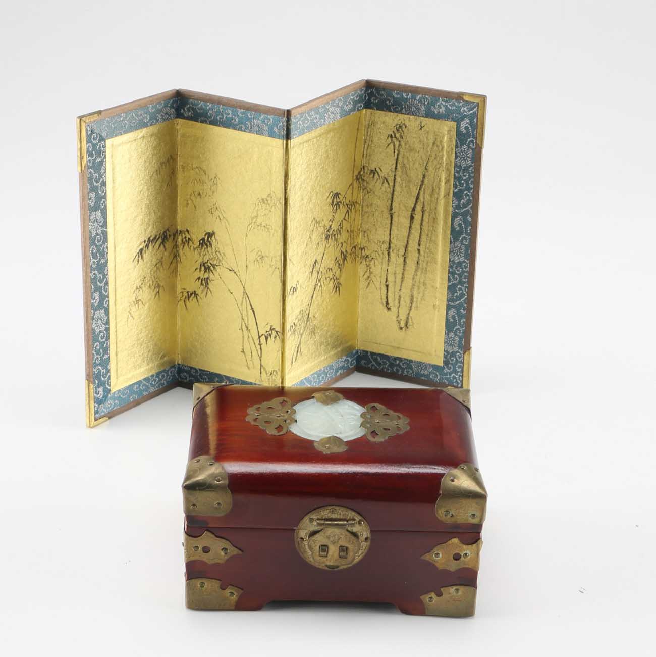 Collection of Chinese Decorative Items | EBTH