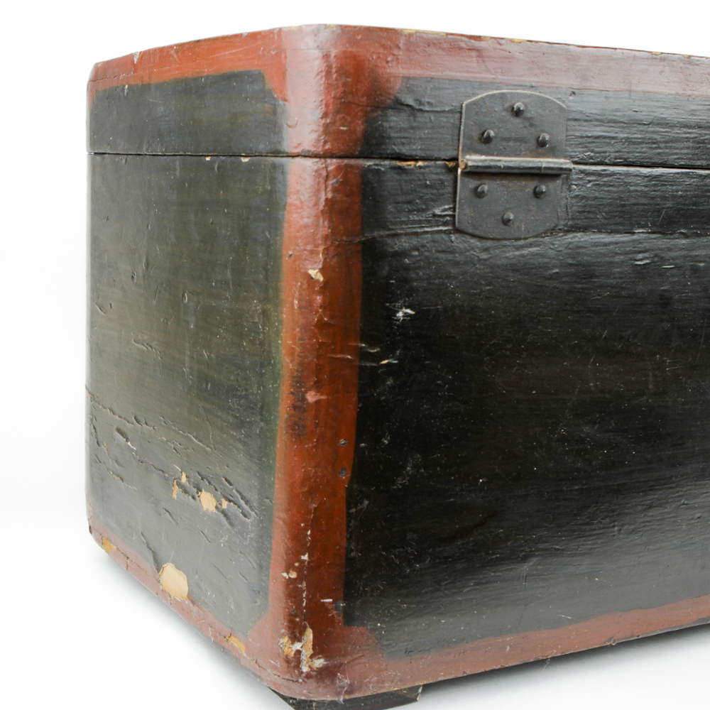 Lacquered Chinese Trunk | EBTH
