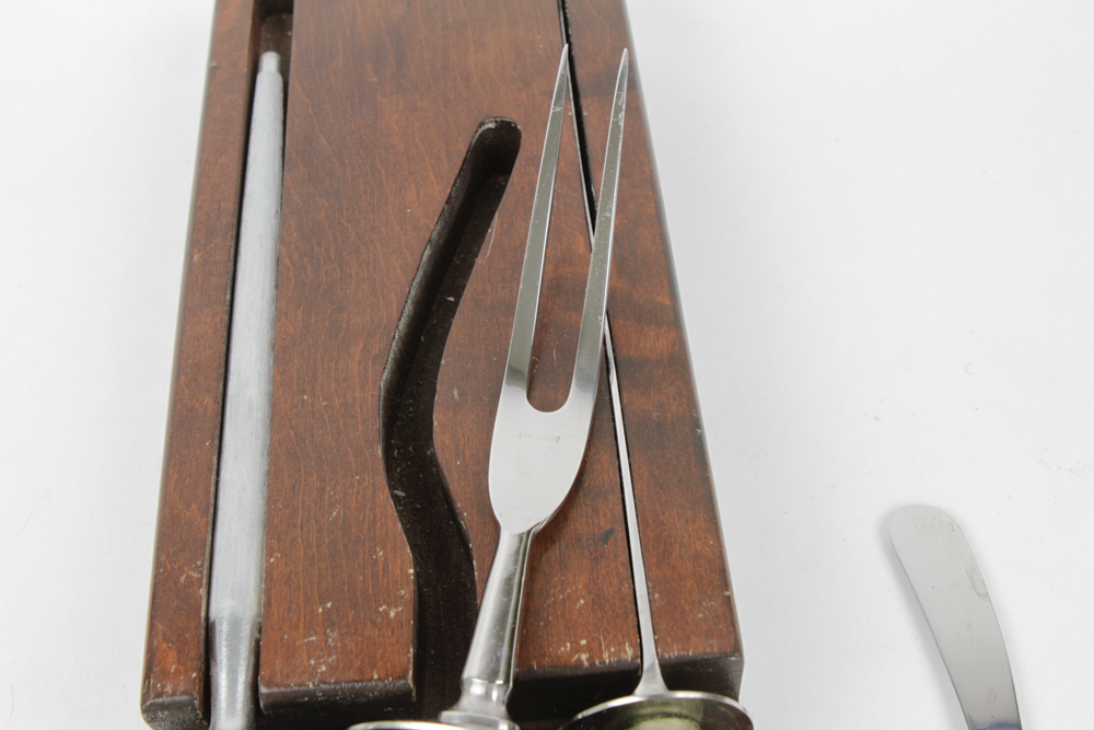 Englishtown Stainless Steel Carving Set and Two Knives | EBTH
