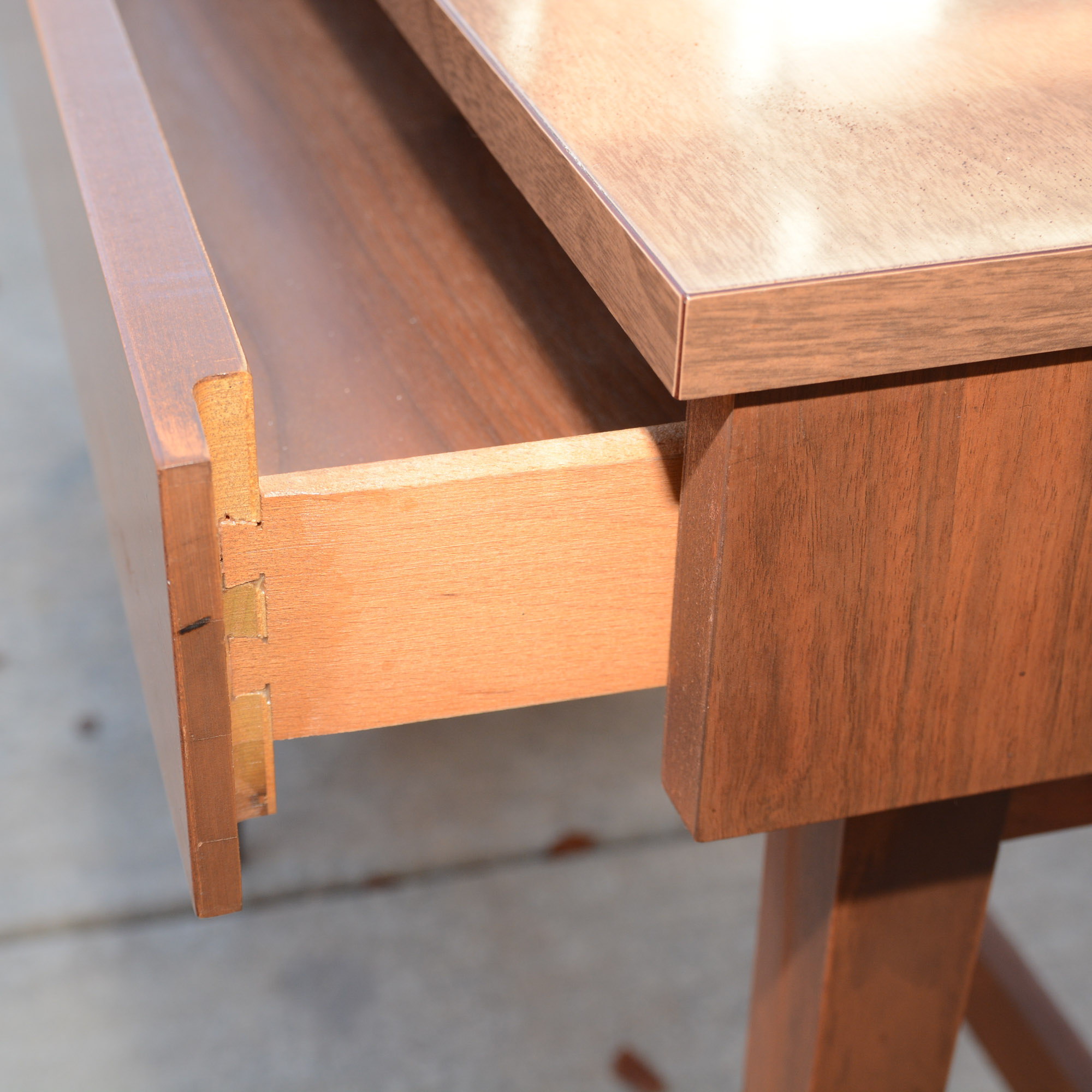 Mid Century Modern Walnut Desk by Basic-Witz | EBTH