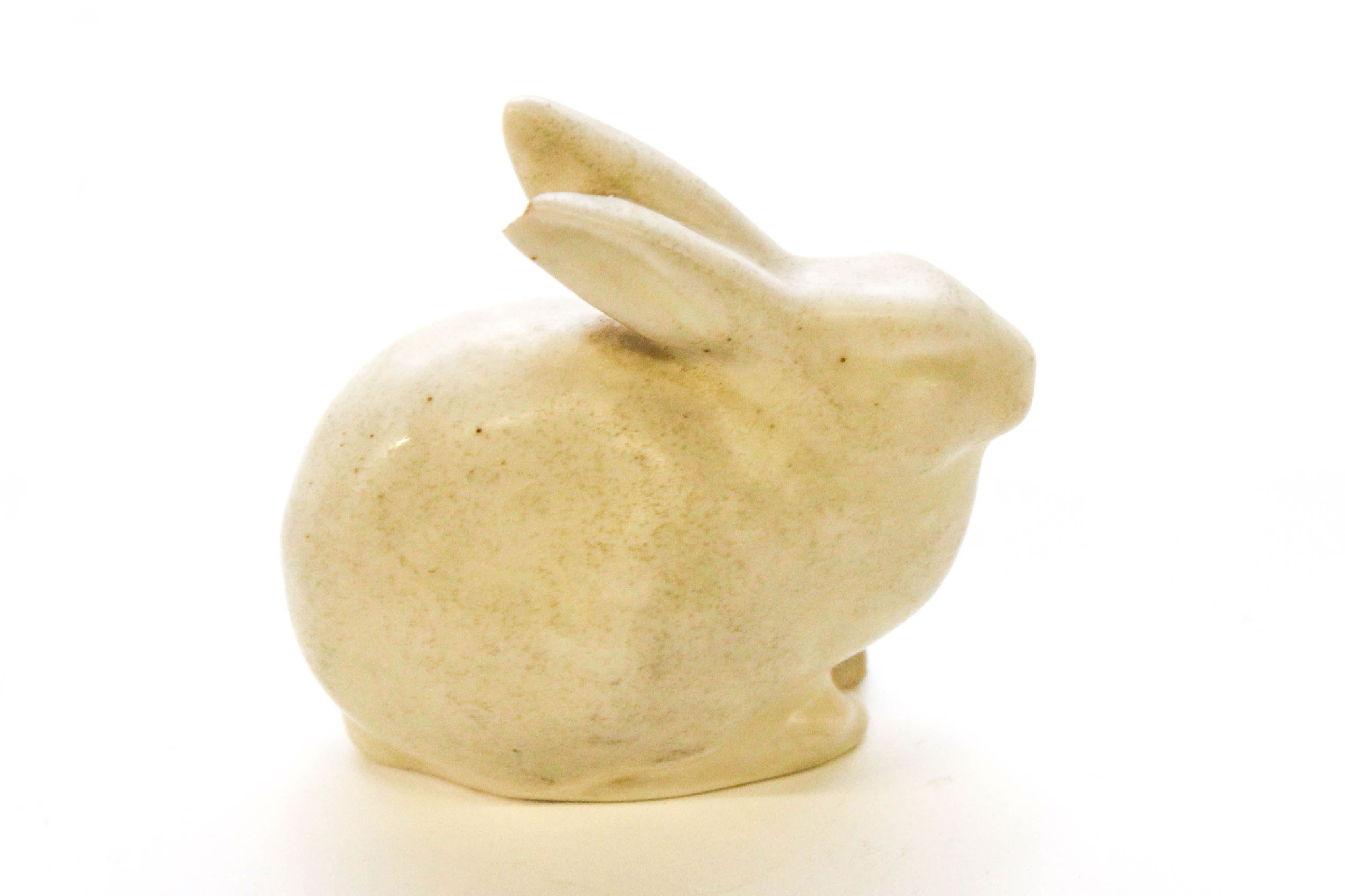 1949 Rookwood Pottery Small Ivory Rabbit Figurine | EBTH