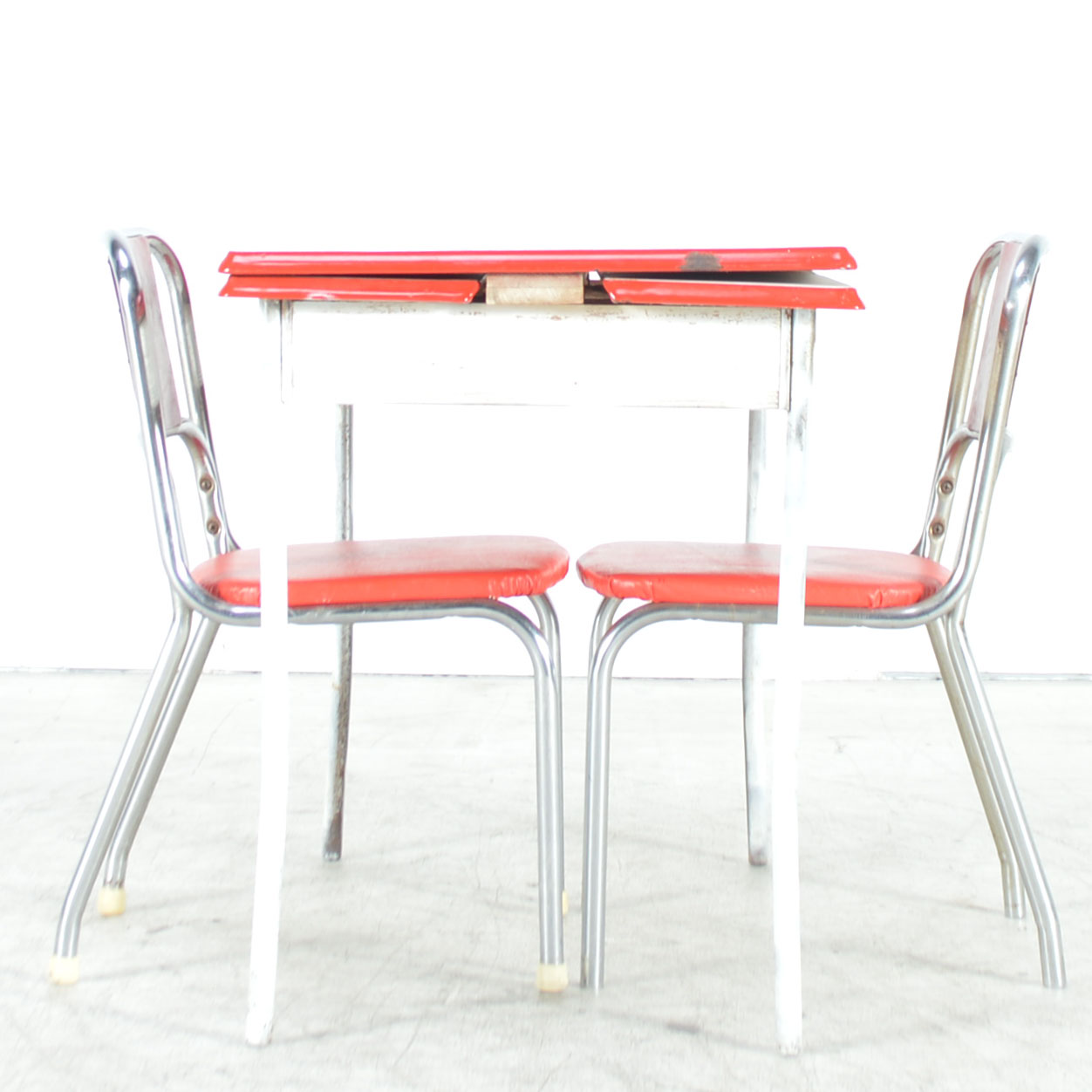 Vintage Enamel Top Table and Chairs | EBTH
