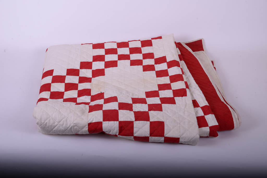 Vintage Red and White Double Irish Chain Quilt | EBTH