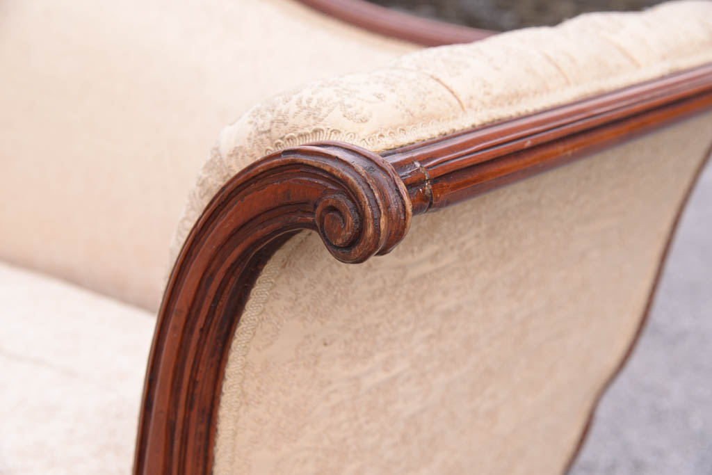 Victorian Camelback Sofa | EBTH