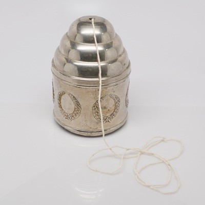 Vintage Silver Tone String Holder | EBTH