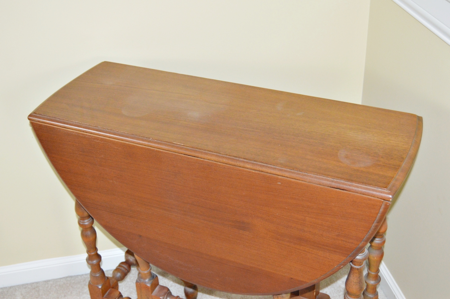 Traditional Cherry Drop Leaf Gate Table | EBTH