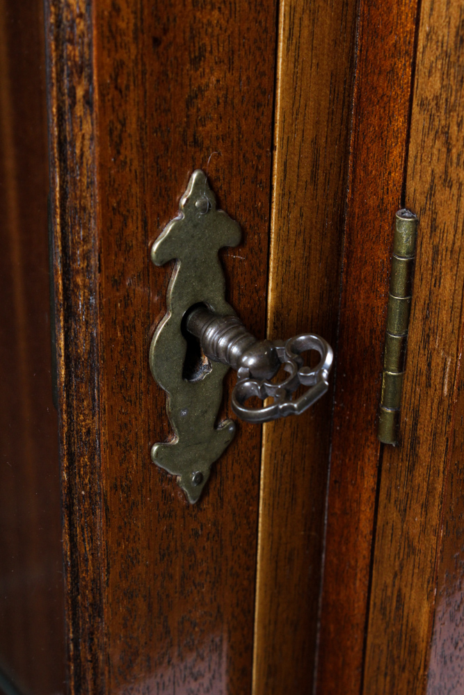 English Reprodux Mahogany China Cabinet | EBTH