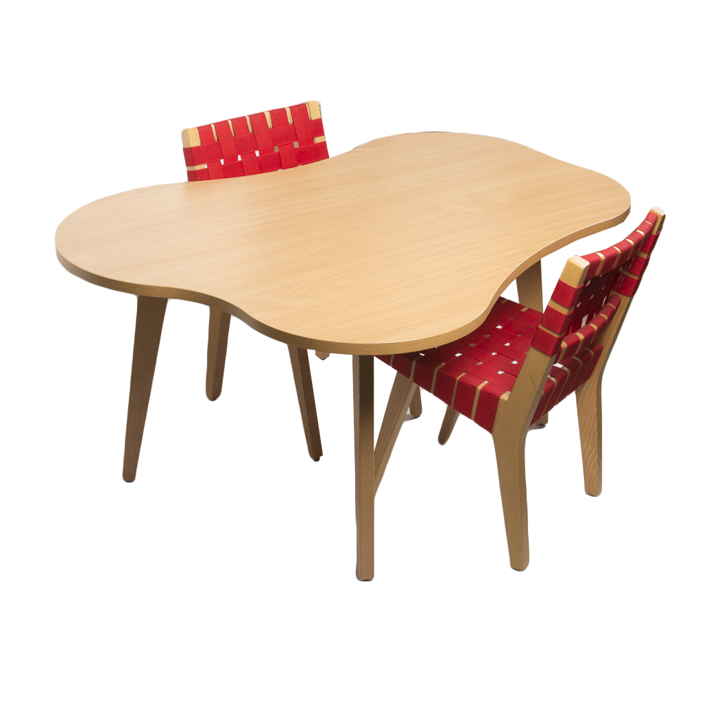 Knoll "Risom" Child's Amoeba Table with "Risom" Side Chairs | EBTH