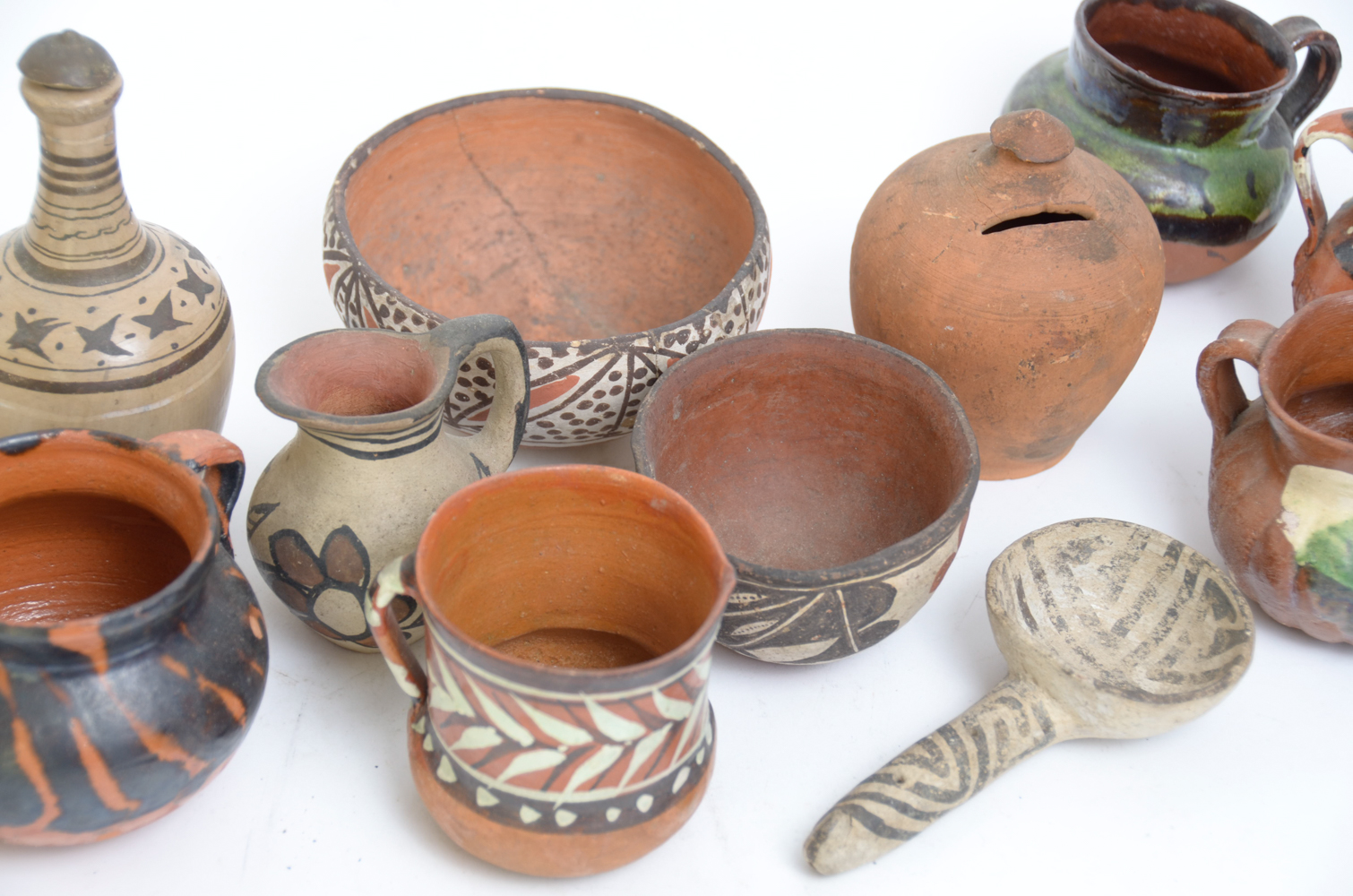 Collection of Antique and Vintage Latin American Ceramics | EBTH