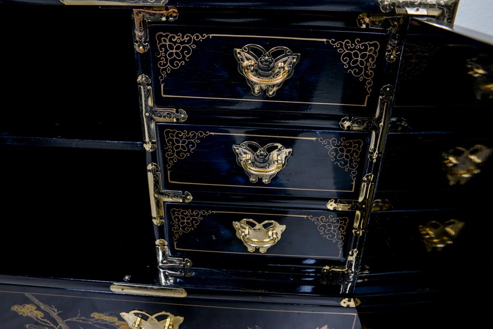 Chinoiserie Black Lacquer Painted Nightstand | EBTH
