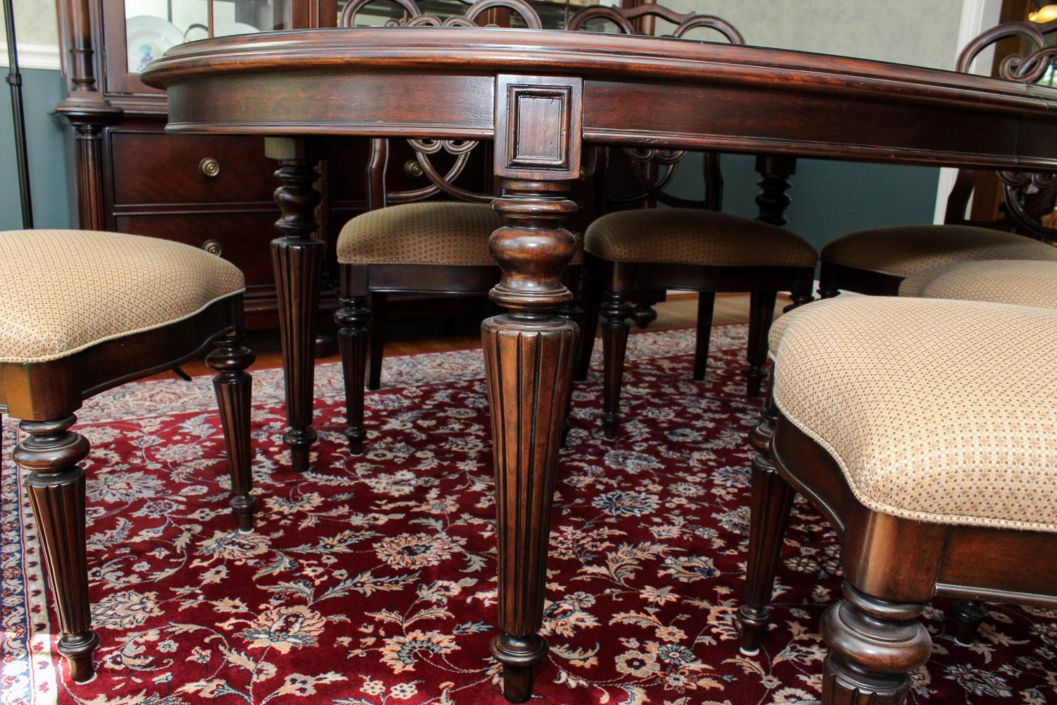 Stanley Furniture Dining Table | EBTH