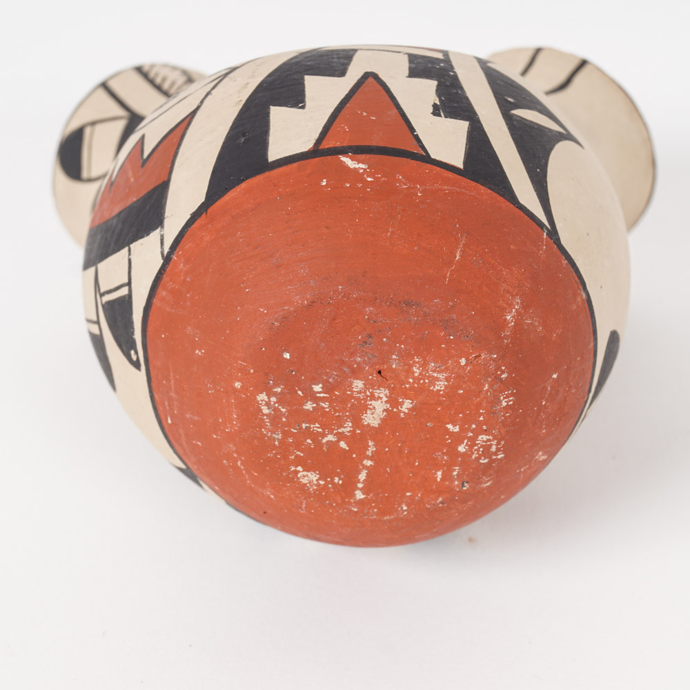 Signed Native American Pottery Collection | EBTH