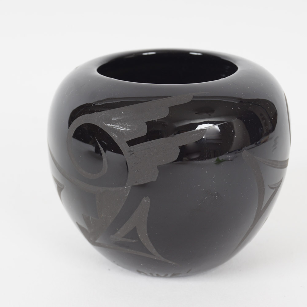 Native American Style Black Pottery and Diné Vessel | EBTH