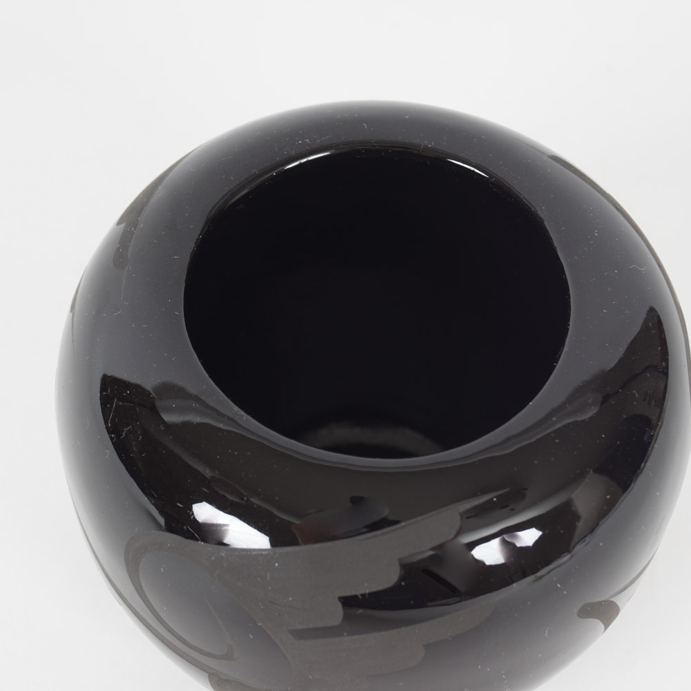 Native American Style Black Pottery and Diné Vessel | EBTH