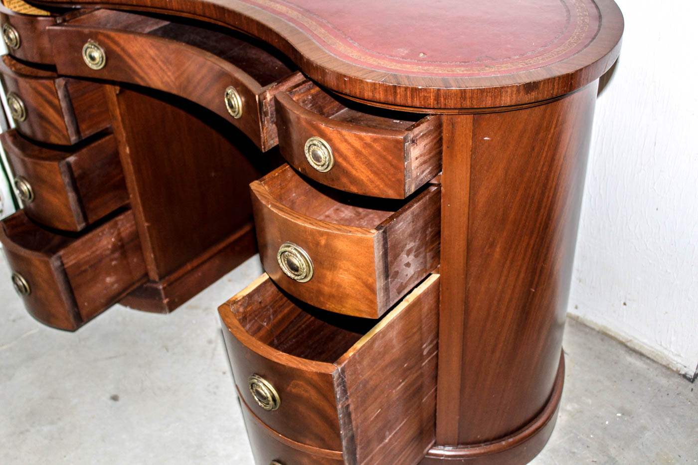 1947 Charak of Boston American Regency Style Desk | EBTH